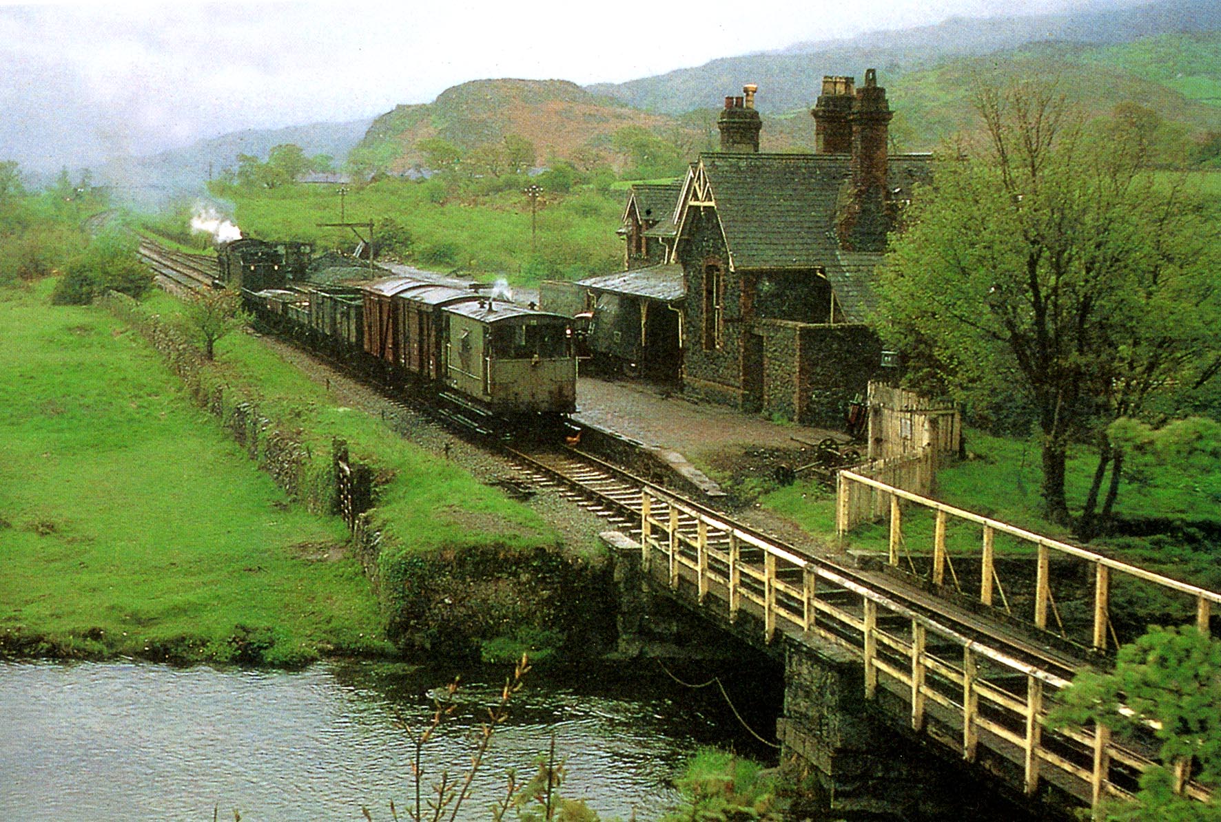 Yr Ardal | Cyngor Cymuned Llanrug Community Council